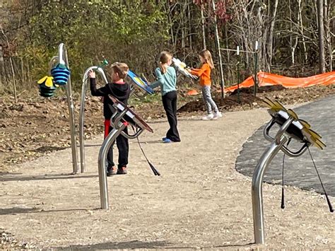 New Shotwell Gardens Opens To Lake Medina Visitors