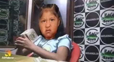 La Niña Viendo Como Saliste El Día De Bollywood Fandom Facebook