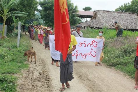 ရွာပေါင်းစုံ သပိတ် စစ်ကြောင်းက စစ်အာဏာရှင် ဆန့်ကျင်ရေး ချီတက် ဆန္ဒပြ Khit Thit Media