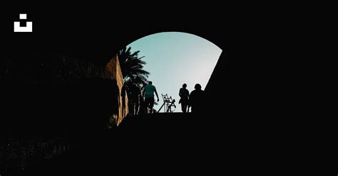 자전거를 타고 있는 남자의 실루엣 사진 Unsplash의 무료 광 이미지