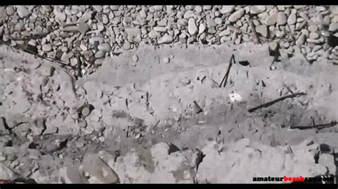 Chubby Nude Girl Expose Her Fat Shaved Pussy