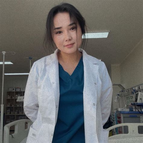 Г Мэдрэмжтэй хүмүүс үргэлж догдолсон зүрхтэй… Хэлбэлзсэн сэтгэл хөдлөлтэй… Гялалзсан нүдтэй