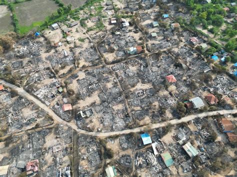 စစ်ကိုင်း၊ ဆားတောင်မြို့၊ သာဇင်ရွာကို စစ်တပ်က မီးတင်ရှို့မှု အိမ်ခြေ ၇၀၀ ခန့် ပြာကျပြီး အသက် ၆၀