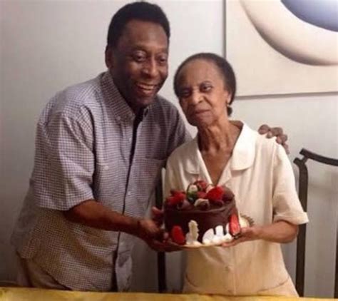 Peles Mother Still Alive At 100 Y O Yardhype