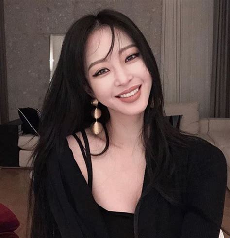 얼굴 자체가 예술한예슬 감탄만 나오는 예쁨