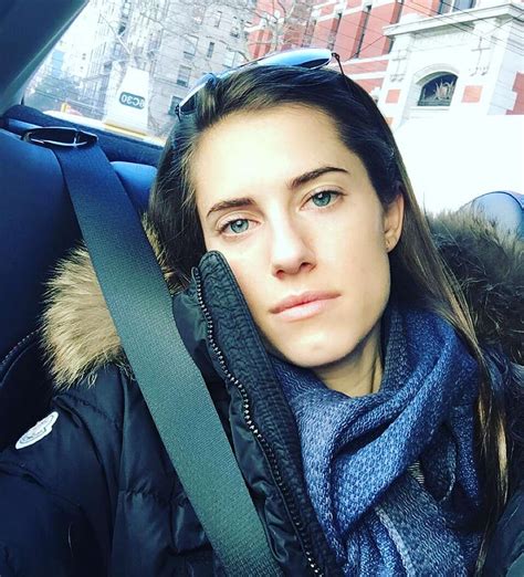 Allison Williams No Makeup Allison Williams Is New Face Of Simple