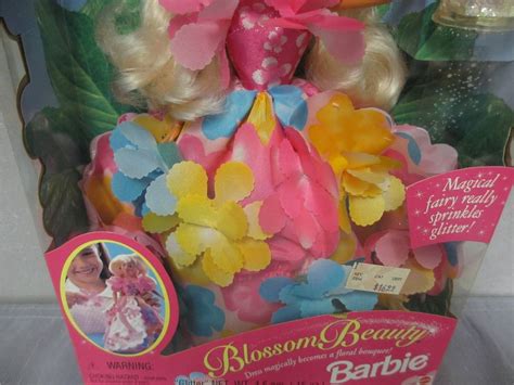 Mattel Blossom Beauty Barbie Blond Im Blumenkleid Kaufen Auf Ricardo