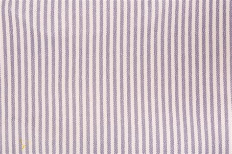 세로 줄무늬가 있는 청바지 원단 배경 파란색과 흰색 프리미엄 사진