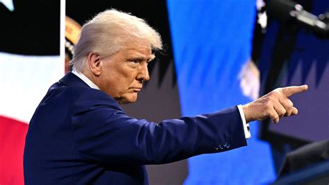 Внешняя политика Дональда Трампа заставляет республиканцев кардинально менять свои позиции