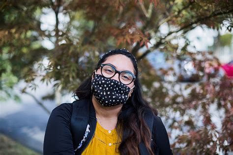 전염병 공방 19 초상화 동안 보호 얼굴 마스크를 착용 히스패닉 여성 보호 마스크에 대한 스톡 사진 및 기타 이미지 보호 마스크 라틴 아메리카 히스패닉 민족 여자