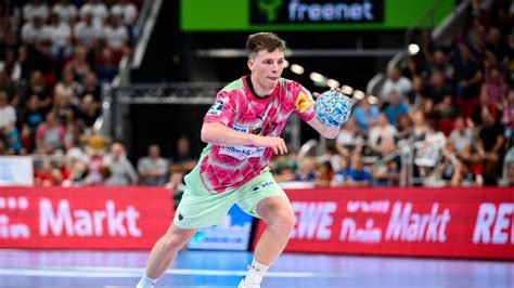 Nils Lichtlein Privat In Diese Großen Fußstapfen Tritt Der Handball Youngster News De