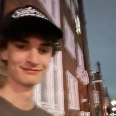 Aiden Elsas Aiden Elsas • Threads Say More