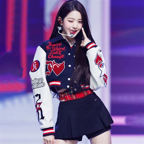 艾菲同款dj女歌手ds演出服爵士舞嘻哈街舞字母印花背心高腰短裤 虎窝淘