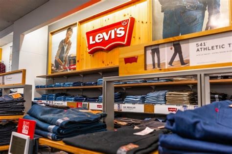 Гендиректор Levi's рассказал об опасности частой стирки джинсов