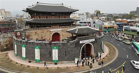 시민 품으로 돌아온 세계유산 수원화성 팔달문