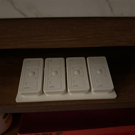 Lutron Caseta Pico Sextuple 33 Remote Control Pedestal Stand Holder Etsy