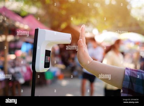 Contact Less Infrared Thermometer Hi Res Stock Photography And Images Alamy