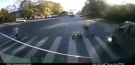 Сбитые пешеходы Смерть на дороге Подборка ДТП Смотреть онлайн в поиске Яндекса по Видео