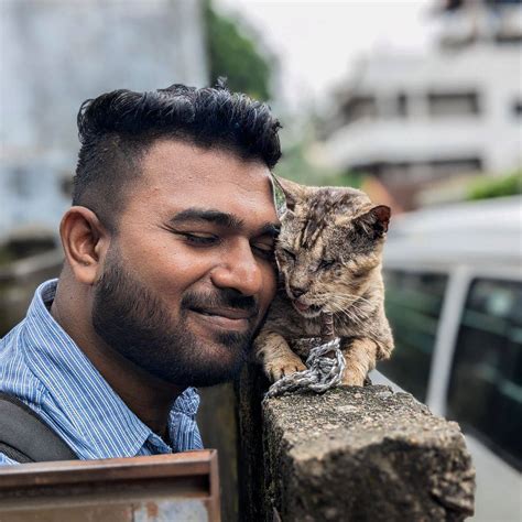 Hype Zone බලන්න දුවේ පුතේ අපූරු අලුත් සතෙක් මරුසුපිලා මෙයයි කියලා මෙයාගේ නම තිබුණේ පොතේ දඟර