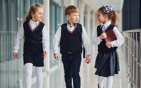 La Fabrication Duniformes Scolaires Sur Mesure Par Hitex Pro