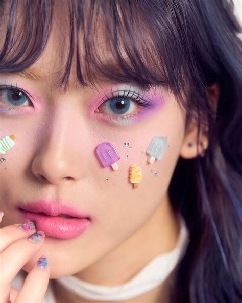 아트스테이지1992 메이크업포트폴리오 다양한 색감과 달콤한 영감으로 가득 찬 포트폴리오 작품울 소개합니다 팝시클의 장난스러운 매력에서 영감을 받아 파스텔 톤과 재미있는