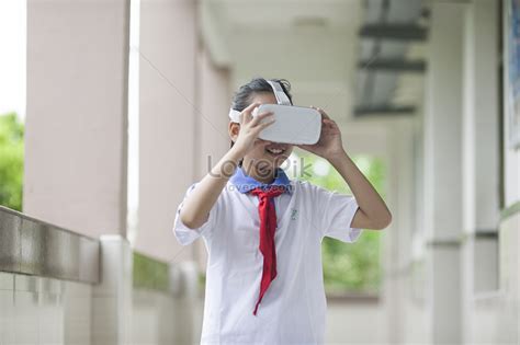 사용 받은 여자 기술 학교 원격 교육