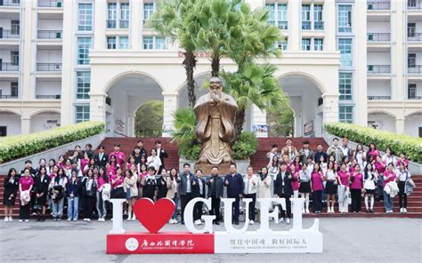 ကွမ်ရှီးနိုင်ငံခြားဘာသာတက္ကသိုလ်သည် ထိုင်းနိုင်ငံသား ပညာတော်သင်သစ်များအတွက် ပညာသင်နှစ်သင်တန်းဖ