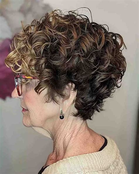 31 Stylish Short Curly Hairstyles For Older Women Short Layered