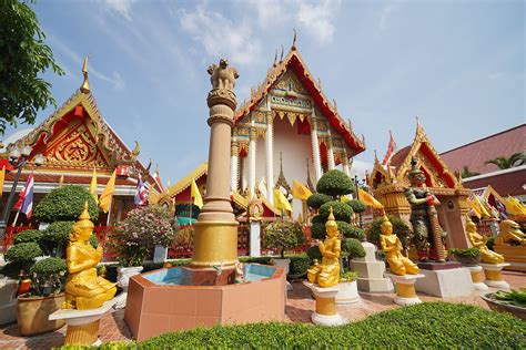 วัดอาวุธวิกสิตาราม กรุงเทพมหานคร