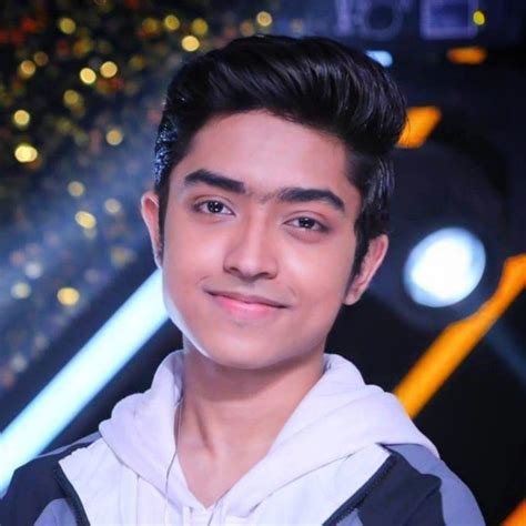 Shubh Sutradhar On Reels Mukesh · Kisi Ki Muskurahaton Pe