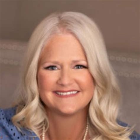 Tara Dyar Cape Coral Fl Real Estate Realtor Re Max Trend