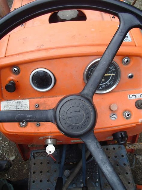 トラクター修理 一難去って又一難 十勝の山里で山遊び