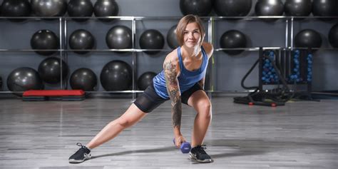 Прокачка лёгкая тренировка с гантелями укрепит мышцы всего тела — Лайфхакер