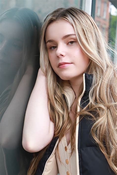 Ellie Louise Model Folio