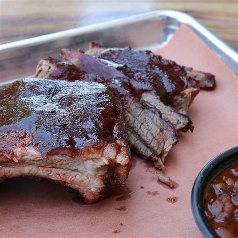Bears Smokehouse Bbq Hartford Restaurant Reviews Photos And Phone