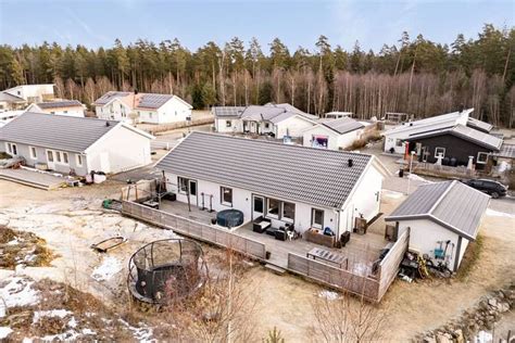 Ormbunksvägen 18 i Enhammar Strängnäs kommun villa till salu Hemnet