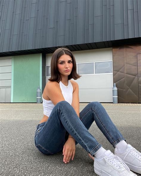 Picture Of Xenia Godia