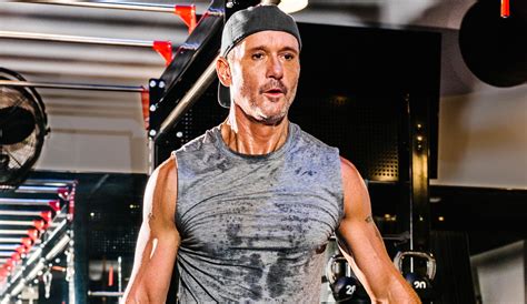 Tim Mcgraw Flaunts His Muscles In ‘mens Health Fitness Spread