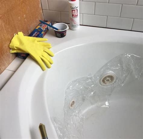 How To Clean Plastic Bathtub Stains Like A Pro Beaver Maids Best