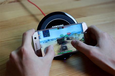 Samsung 直立式無線閃充充電座的開箱測試 Cjay Tech
