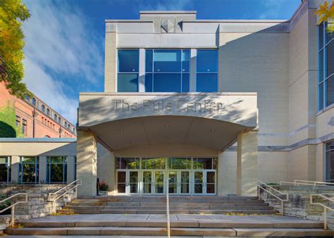 Profile Fluno Center