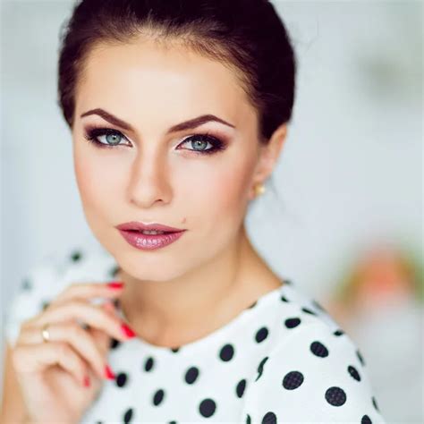 Chica con ojos azules fotos de stock imágenes de Chica con ojos azules sin royalties