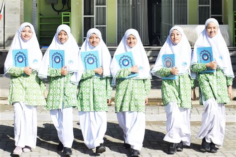 Quranic Class Smp Islam Al Azhar 15 Cilacap