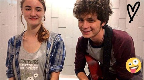 Lucas Jade Zumann Presume A Su Novia Fuera Del Set De Anne With An E SHOWZZY