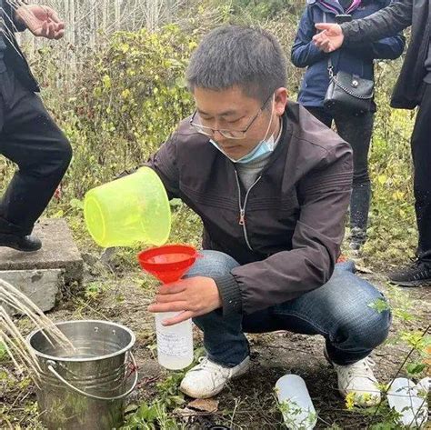 陇南市生态环境局两当分局深入显龙镇开展水源地水质监测及保护工作饮用水