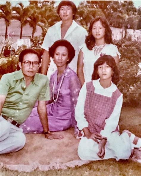 “จีรานุช ภิรมย์ภักดี” โพสต์ภาพวัยเด็กในอดีต อาลัยรักพี่ชาย “นิดหน่อย