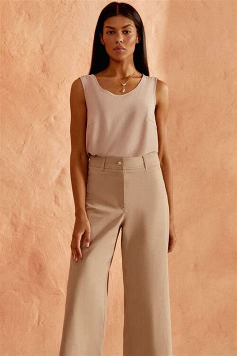 Купити Майка штапель бежева майка колір бежевий матеріал штапель стиль повсякденний купити