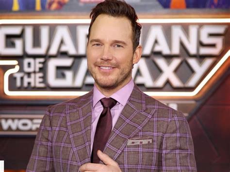 En Broma Chris Pratt Posteó Una Foto De Su Pie Y Un Podólogo Terminó