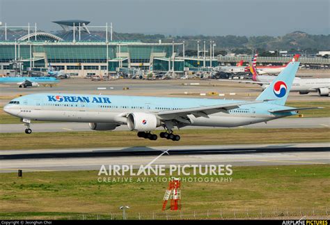 Korean Air Boeing 777 300er Hl7782 At Seoul Incheon Icn Rksi