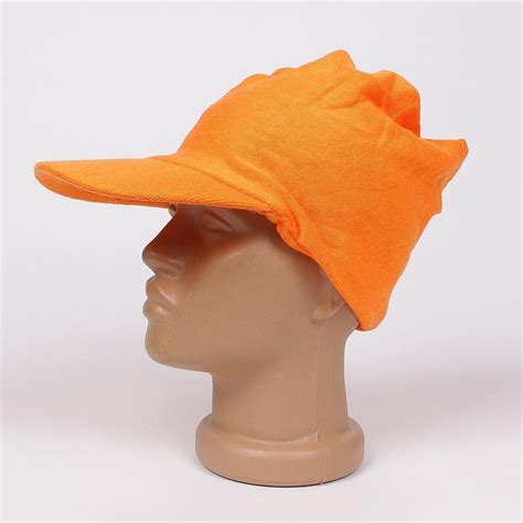 Свежа шапка с козирка в оранжев цвят Шапка Нимфа